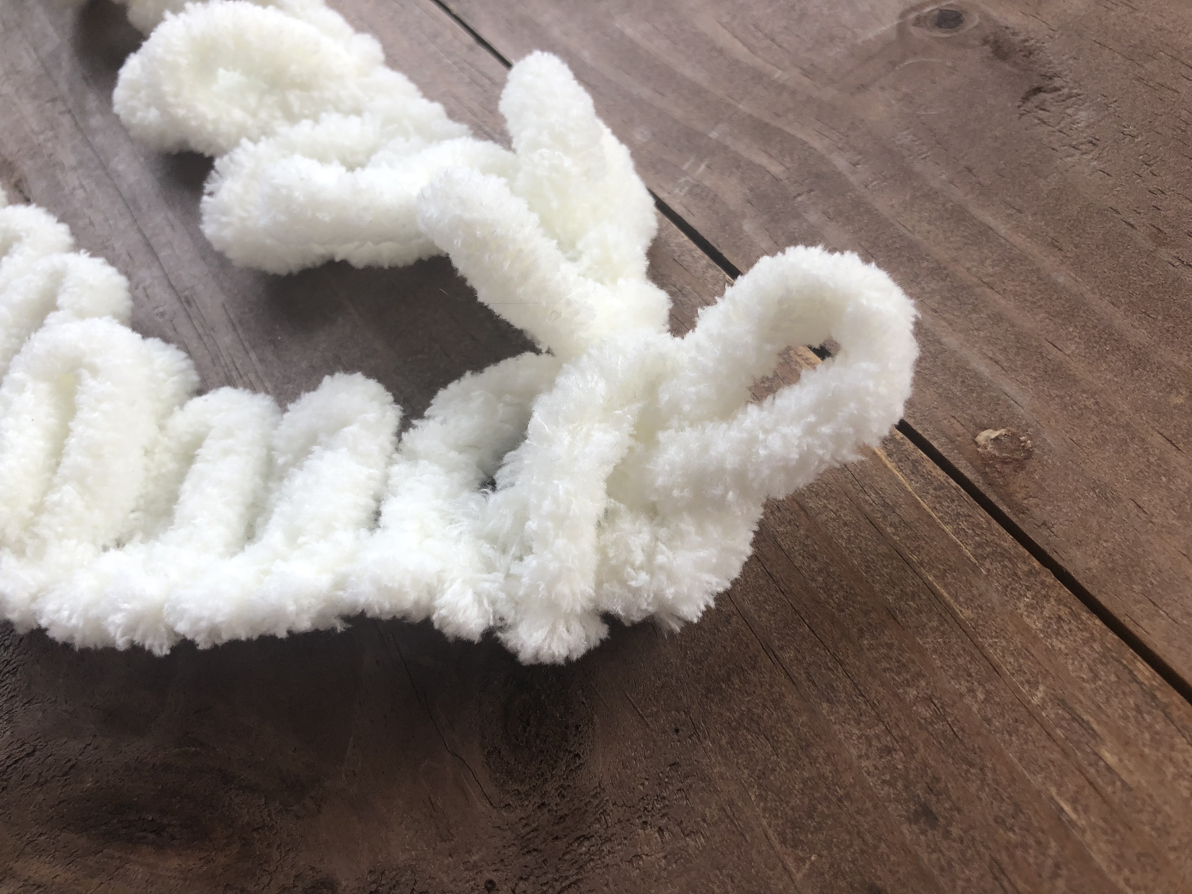 Easy Giant Knit Blanket Tutorial | Loop Yarn Blanket - A Crafty Concept